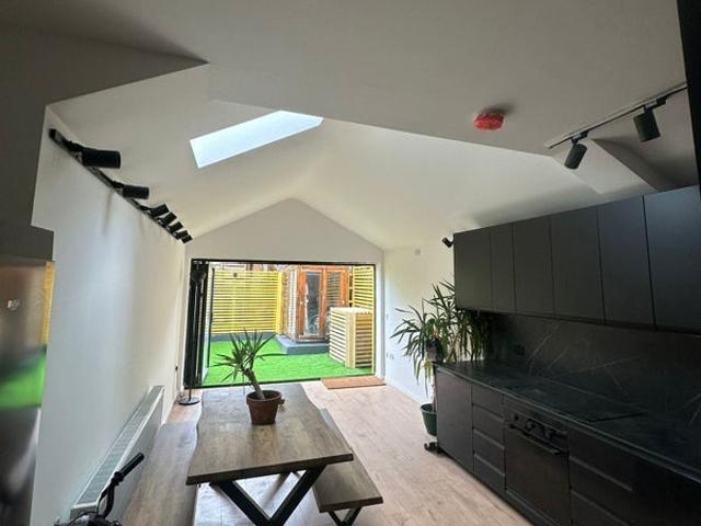 Room at Geere Road, Greater London