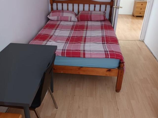 Room at Geoffrey Road, Greater London