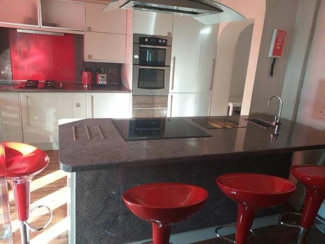 Room at George Crescent, Greater London