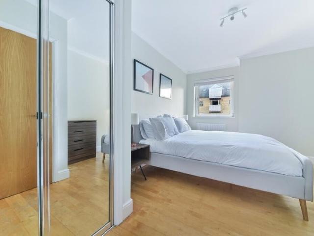 Room at George Row, Greater London