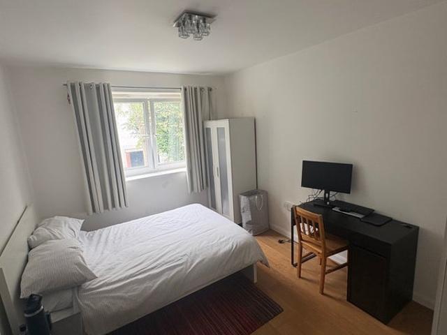 Room at George Row, Greater London