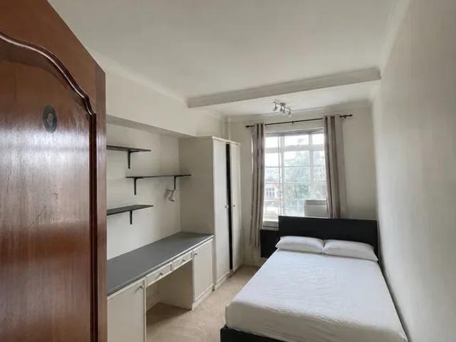 Room at George Street, City of Westminster