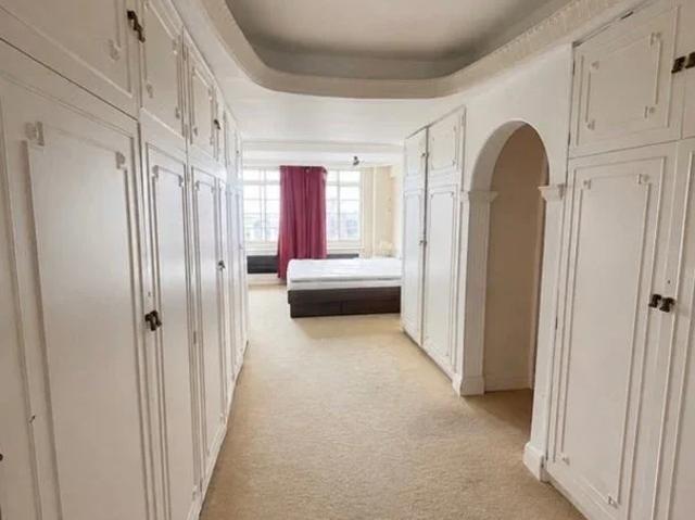Room at George Street, City of Westminster