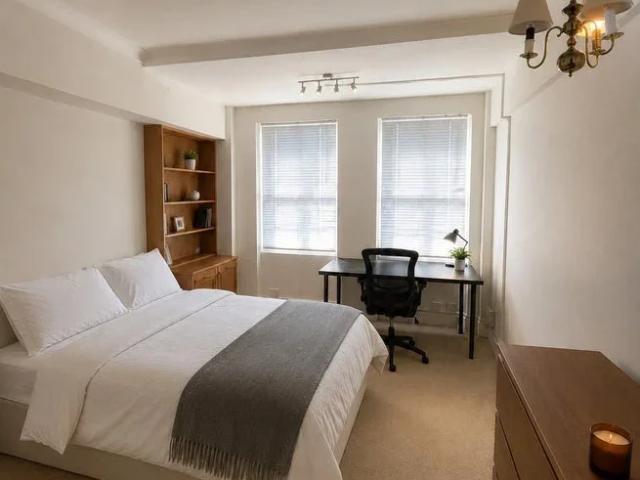 Room at George Street, City of Westminster