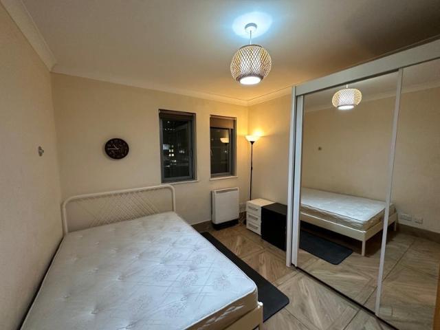 Room at George Street, Greater London