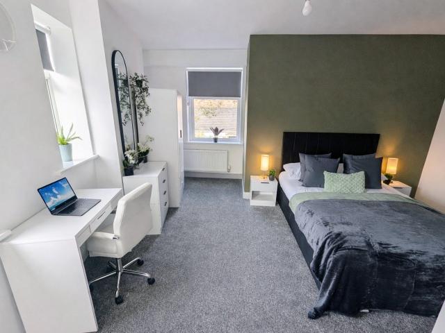 Room at George Street, Newcastle under Lyme