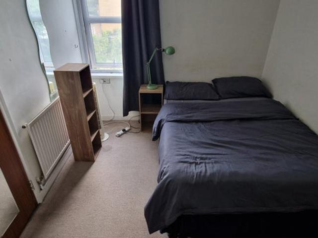 Room at Georges Road, Greater London