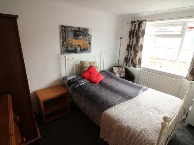 Room at Geneva Road, Darlington