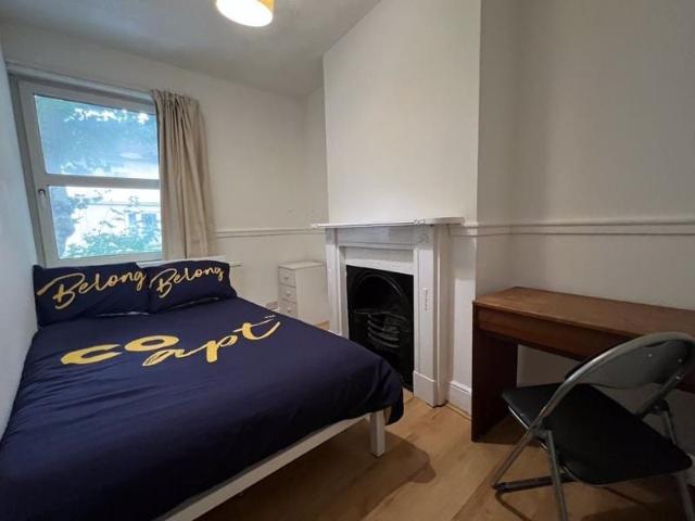 Room at Gerard Street, Brighton