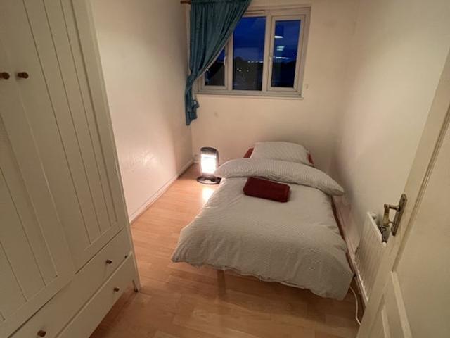 Room at Ghyllgrove, Basildon
