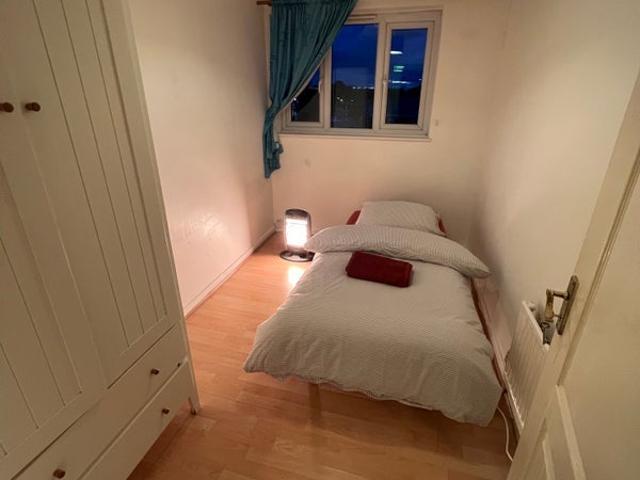 Room at Ghyllgrove, Basildon