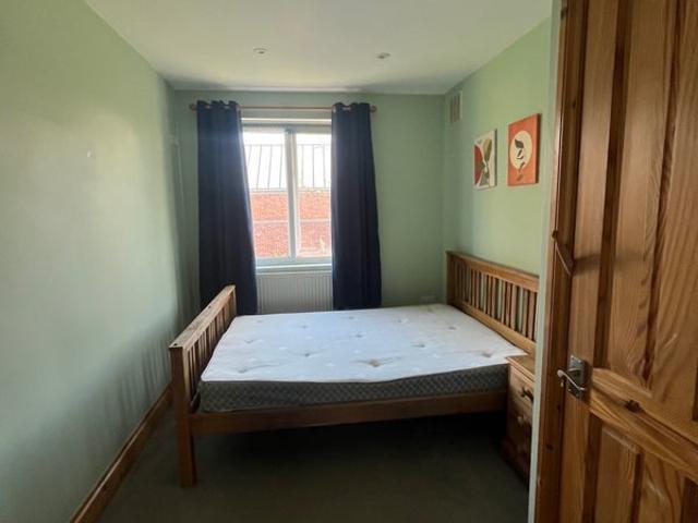 Room at Gifford Gardens, Greater London