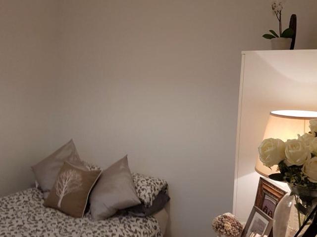 Room at Gilbert Road, Bristol