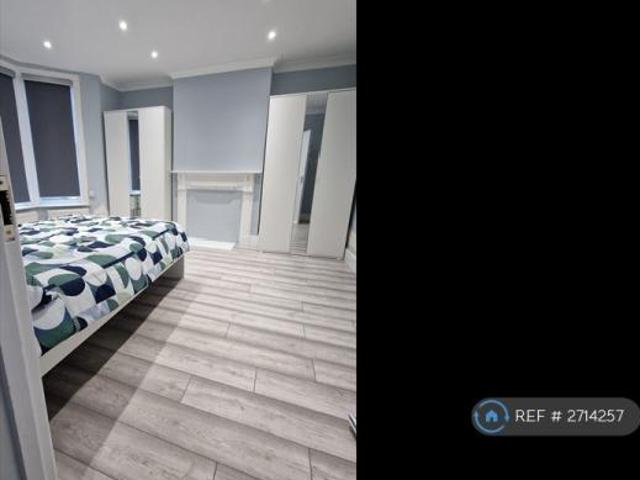 Room at Gilbert Road, Greater London