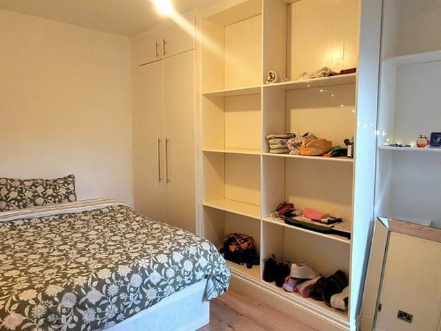 Room at Gilbey Road, Greater London