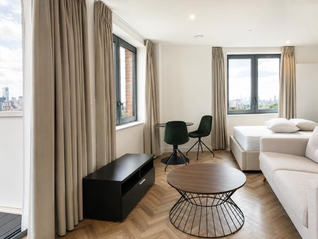 Room at Gillender Street, Greater London