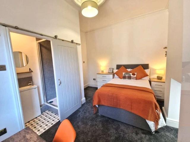 Room at Gillott Road, Birmingham