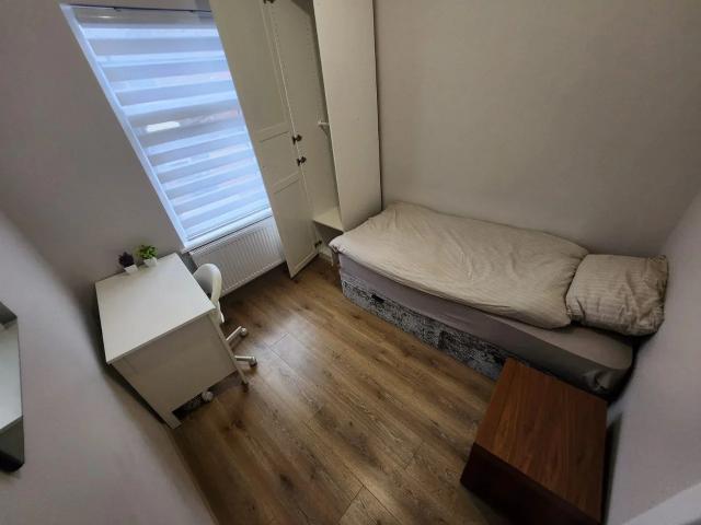 Room at Gilroy Road, Liverpool