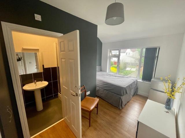 Room at Gipsy Lane, Birmingham