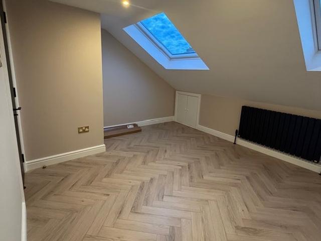 Room at Gipsy Road, Greater London