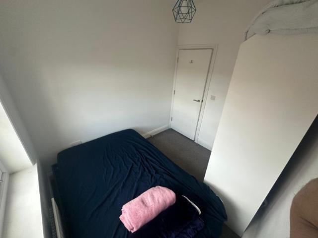 Room at Glamis Place, Greater London