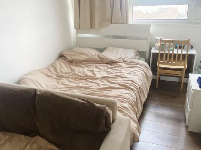 Room at Glamis Road, Greater London