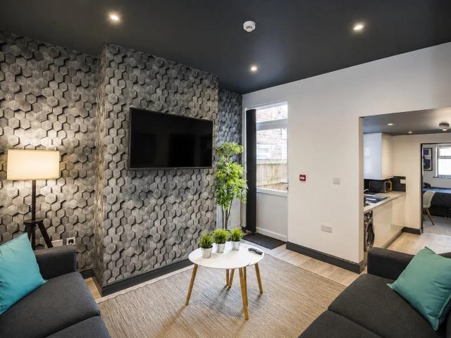 Room at Gladstone Avenue, Chester