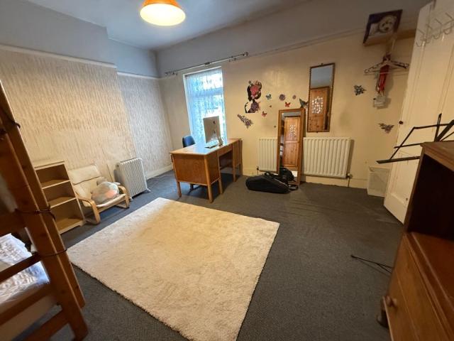 Room at Gladstone Road, Greater London