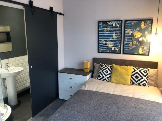 Room at Gladstone Street, Nottingham