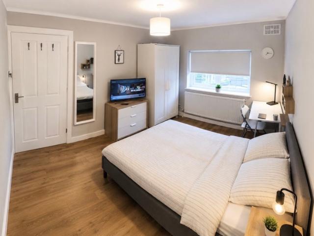 Room at Glasbrook Road, Greater London
