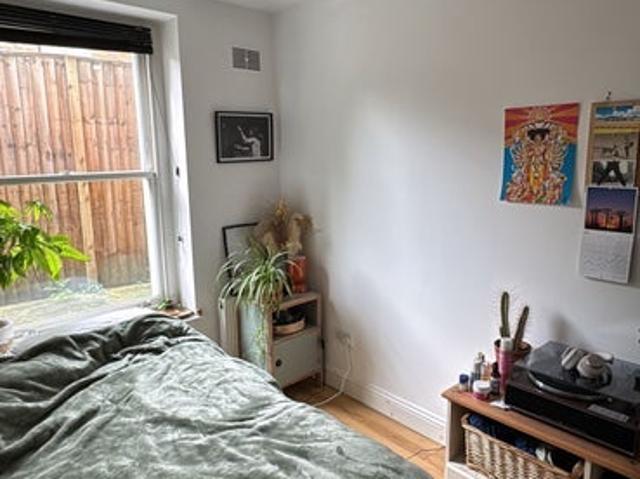Room at Glenville Grove, Greater London