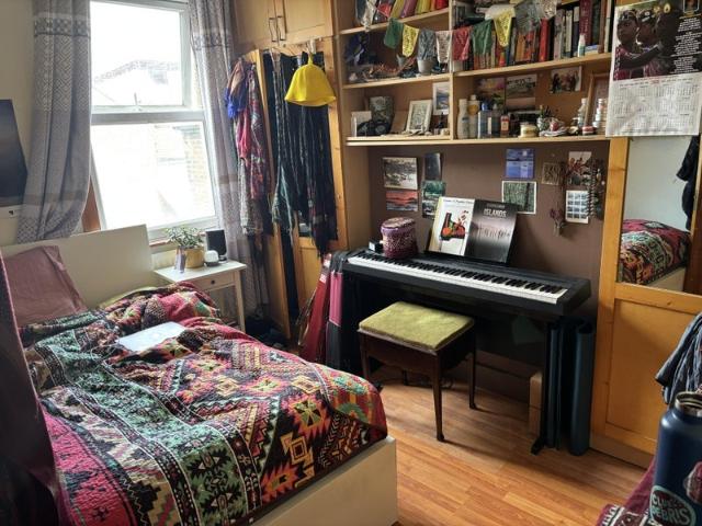 Room at Glenarm Road, Greater London