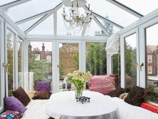 Room at Glendale Avenue, Greater London