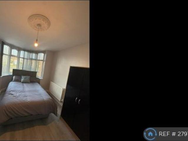 Room at Glendower Road, Birmingham