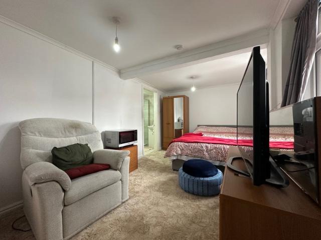 Room at Gleneagles, Tamworth