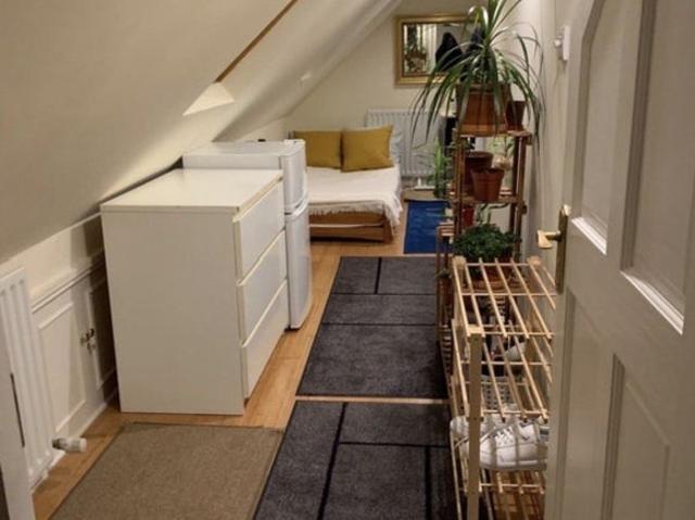 Room at Glengall Road, Greater London