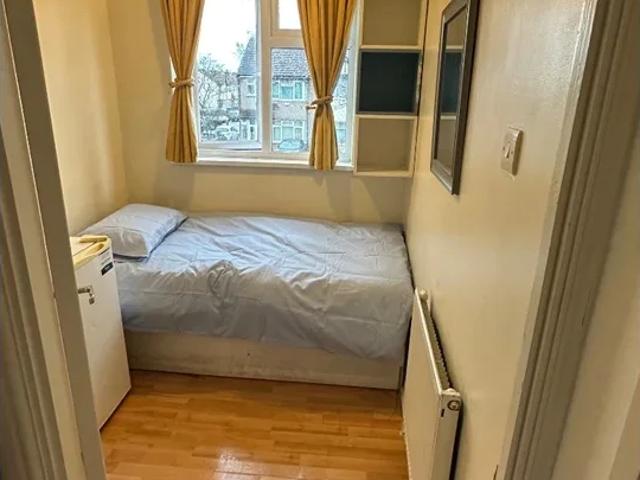 Room at Glenister Park Road, Greater London