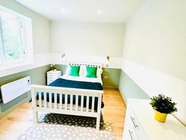 Room at Glenister Park Road, Greater London