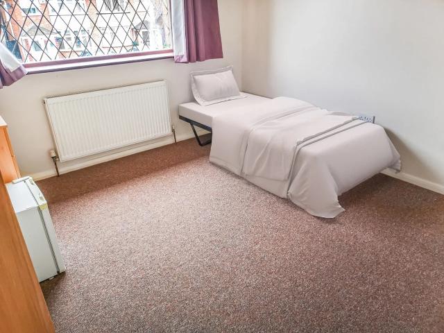 Room at Glenmead Road, Birmingham