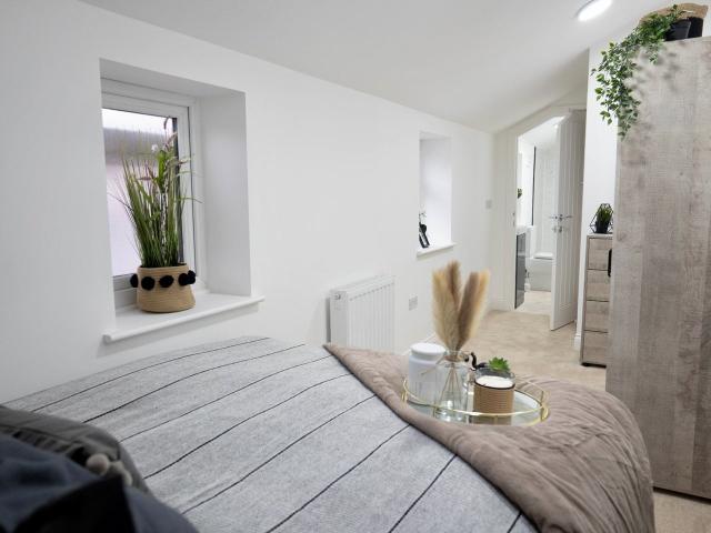 Room at Glebe Street, Wakefield
