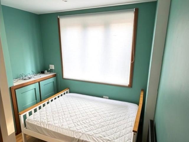Room at Glebe Street, Wakefield