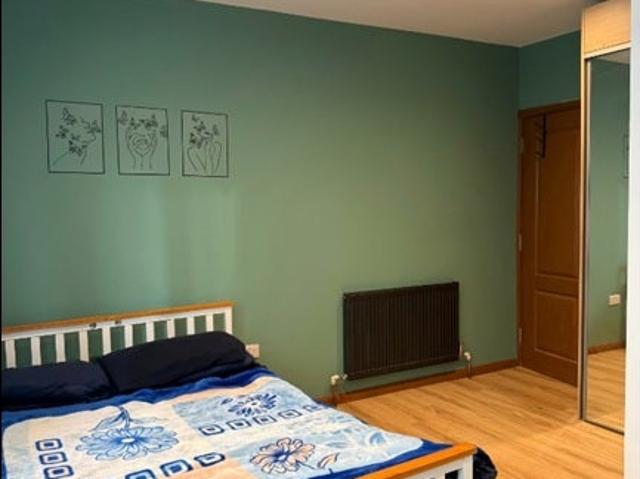 Room at Glebe Street, Wakefield