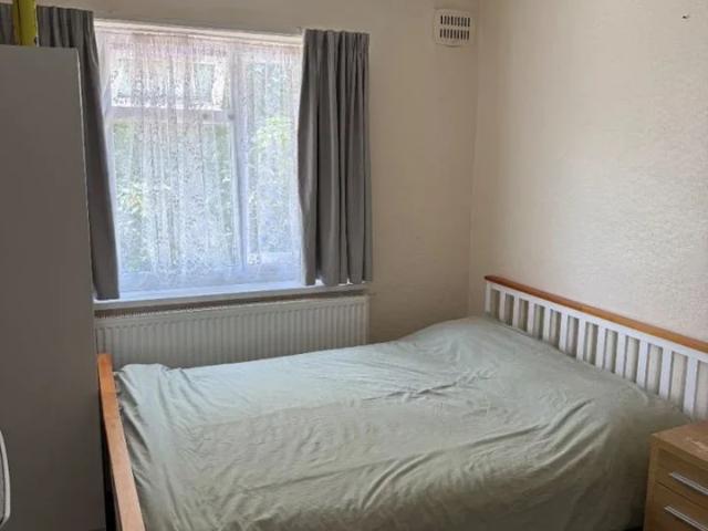 Room at Gledwood Gardens, Greater London
