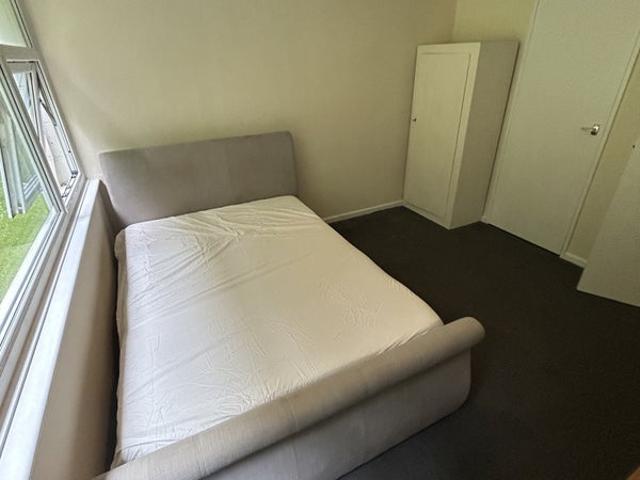 Room at Gledhow Lane, Leeds