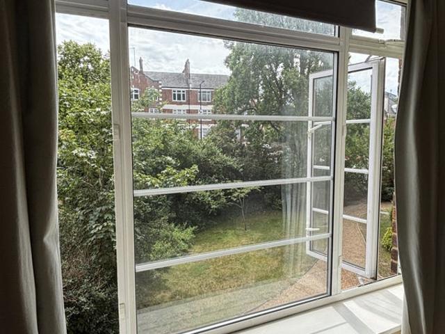 Room at Gliddon Road, Greater London