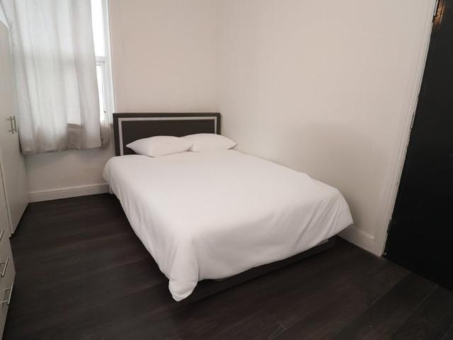Room at Globe Road, Greater London