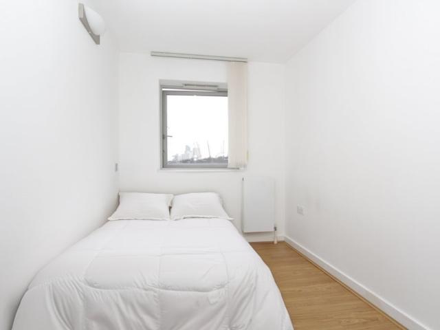 Room at Globe Road, Greater London