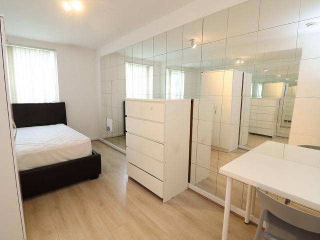 Room at Globe Road, Greater London