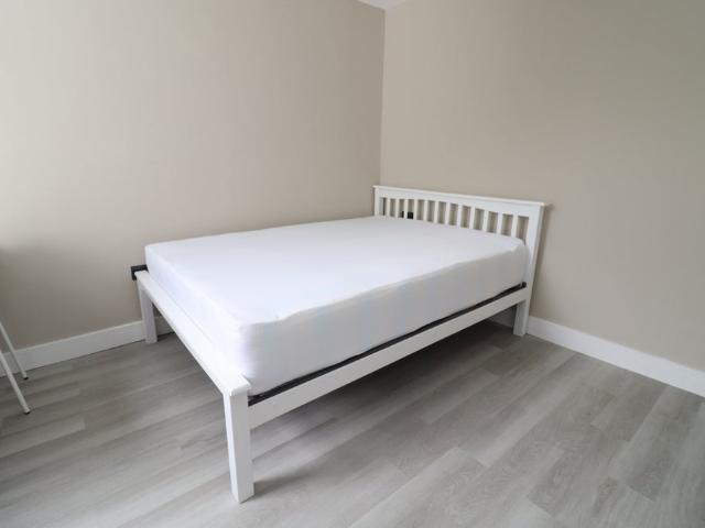 Room at Globe Road, Greater London