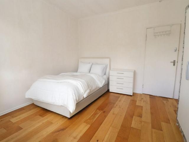 Room at Globe Road, Greater London